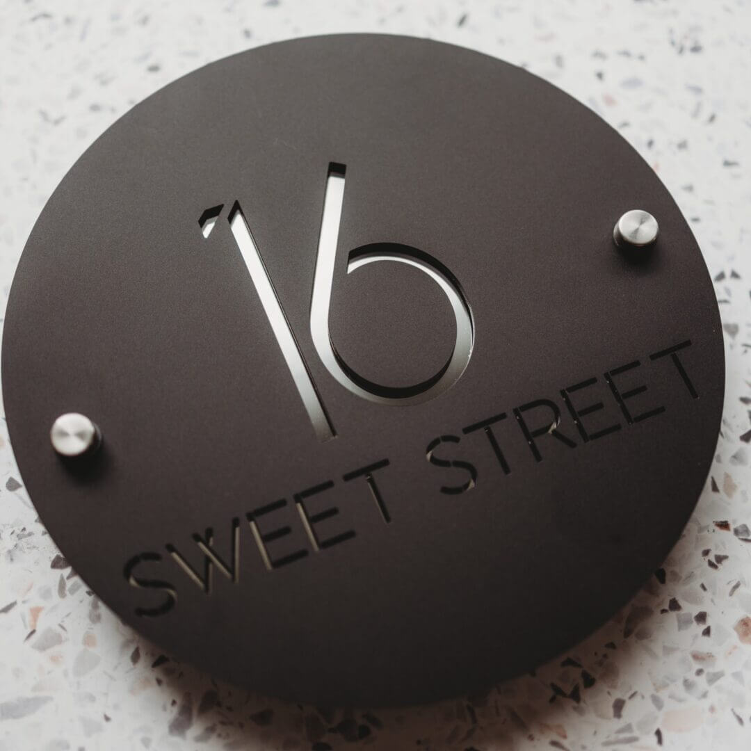 Mirror Backed 3D Round Street Number Sign - Chain Valley Gifts