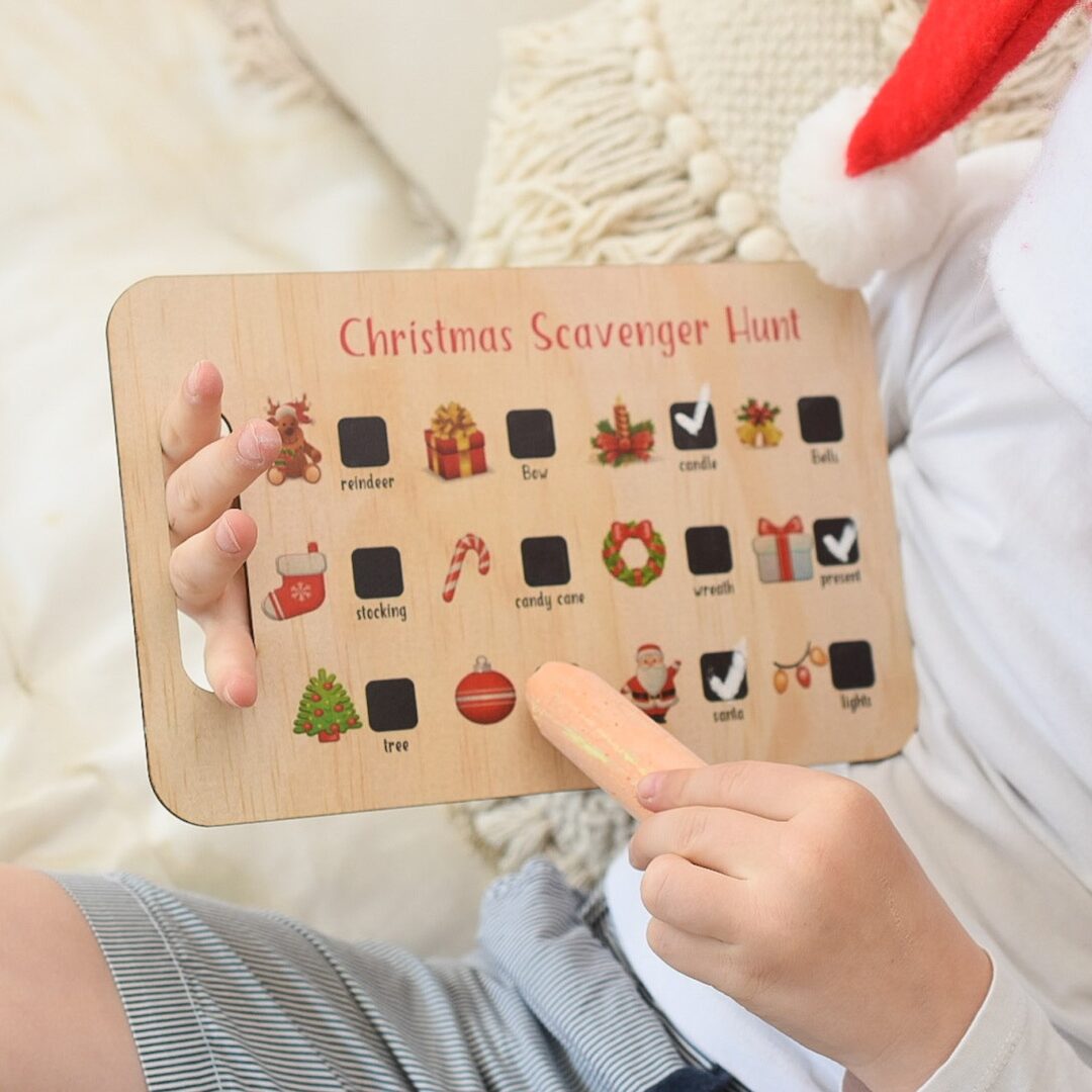 Scavenger Hunt Board - Christmas - Chain Valley Gifts